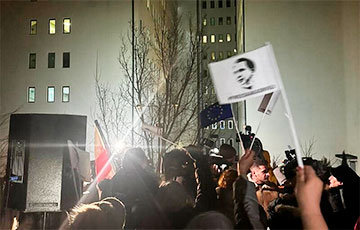 Saakashvili's Fans Come To Tbilisi Prison Hospital To Wish Him Happy ...